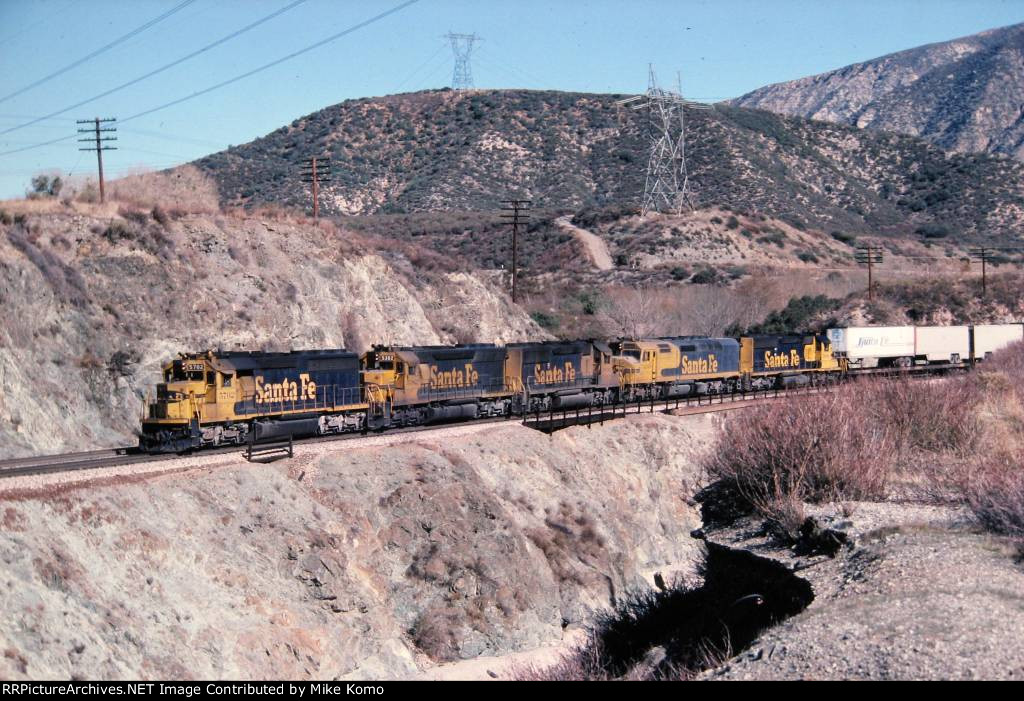 SANTA FE SD45-2 5702